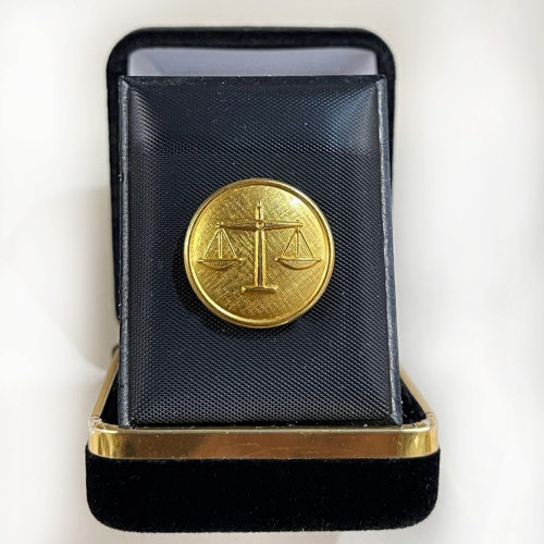 M-1930LP Scales of Justice Gold Metal Lapel Pin